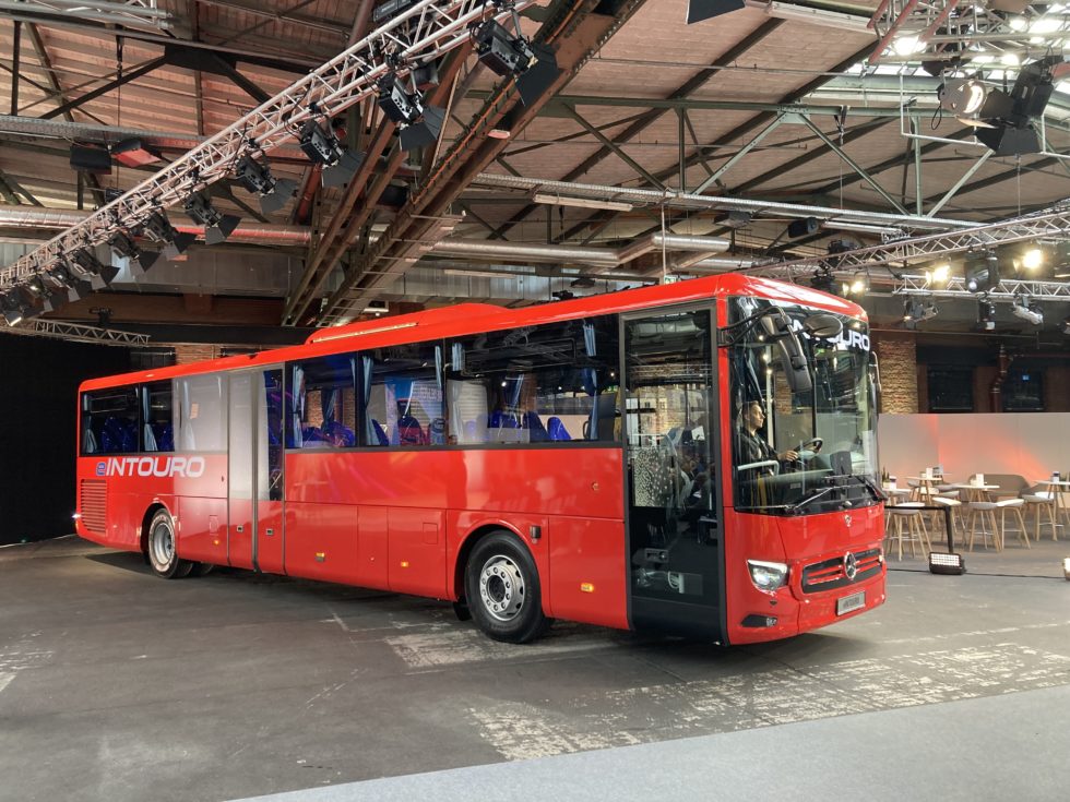 Daimler Buses présente son futur eIntouro | Car & Bus News